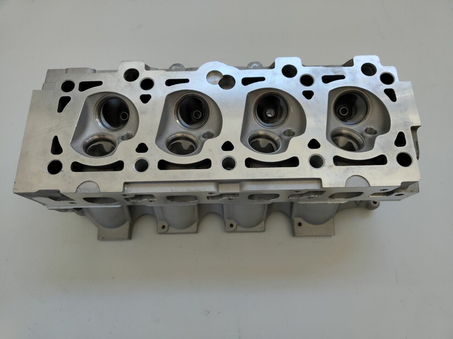 Головка блока цилиндров голая Chery Amulet [1.6 8V 5MT лифтбэк] 480EF1003010