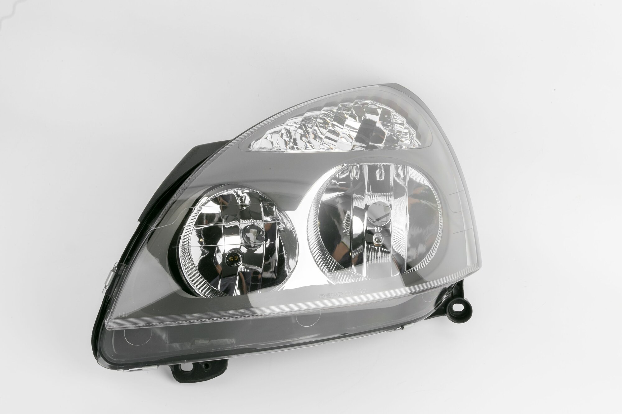 Фара левая для Рено Клио 2001->, oem 7701051769, 7701057654, 7701057656 арт 5511138LLDEM6