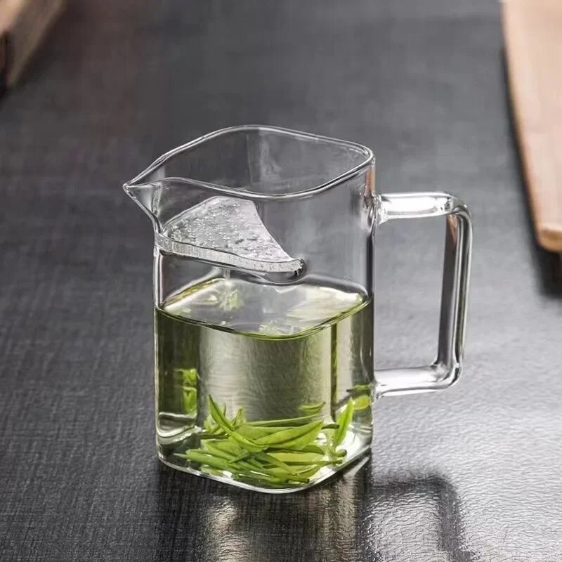 Пластиковый чайник 400-500 мл 250ml