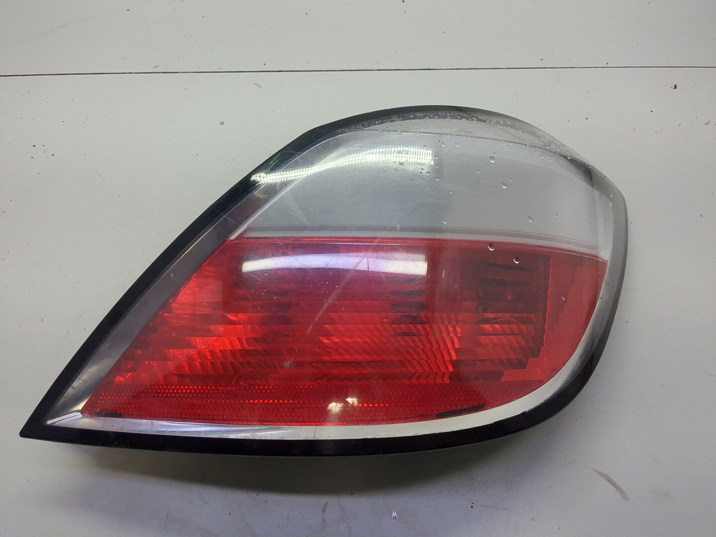 Фонарь (задний) правый Opel Astra H Б/У