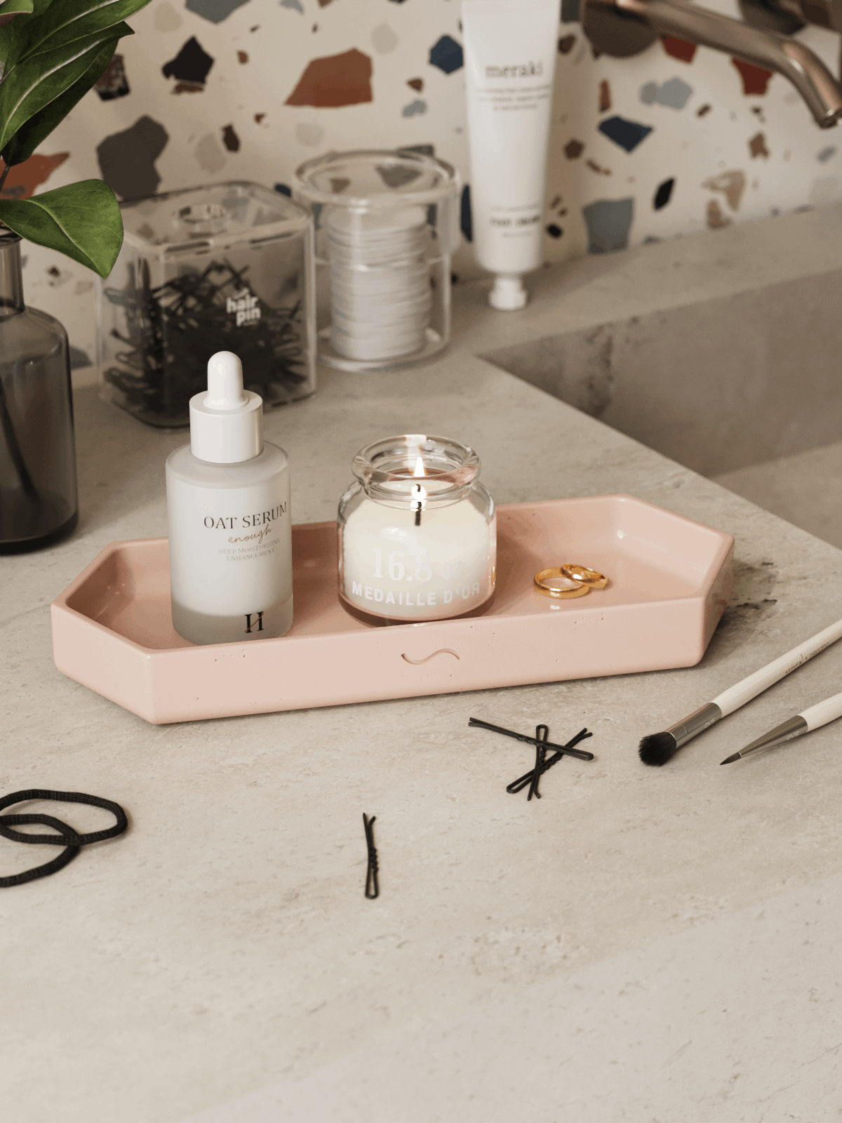 Декоративный поднос MUSKO HOME Sakura S, 29x11 см, бетон, розовый глянцевый