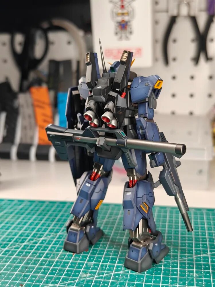 Фигурка-робот HG 1:144 MK2 Gundam синяя, коллекционная модель из пластика с оружием и щитом, 14+ — фото 1