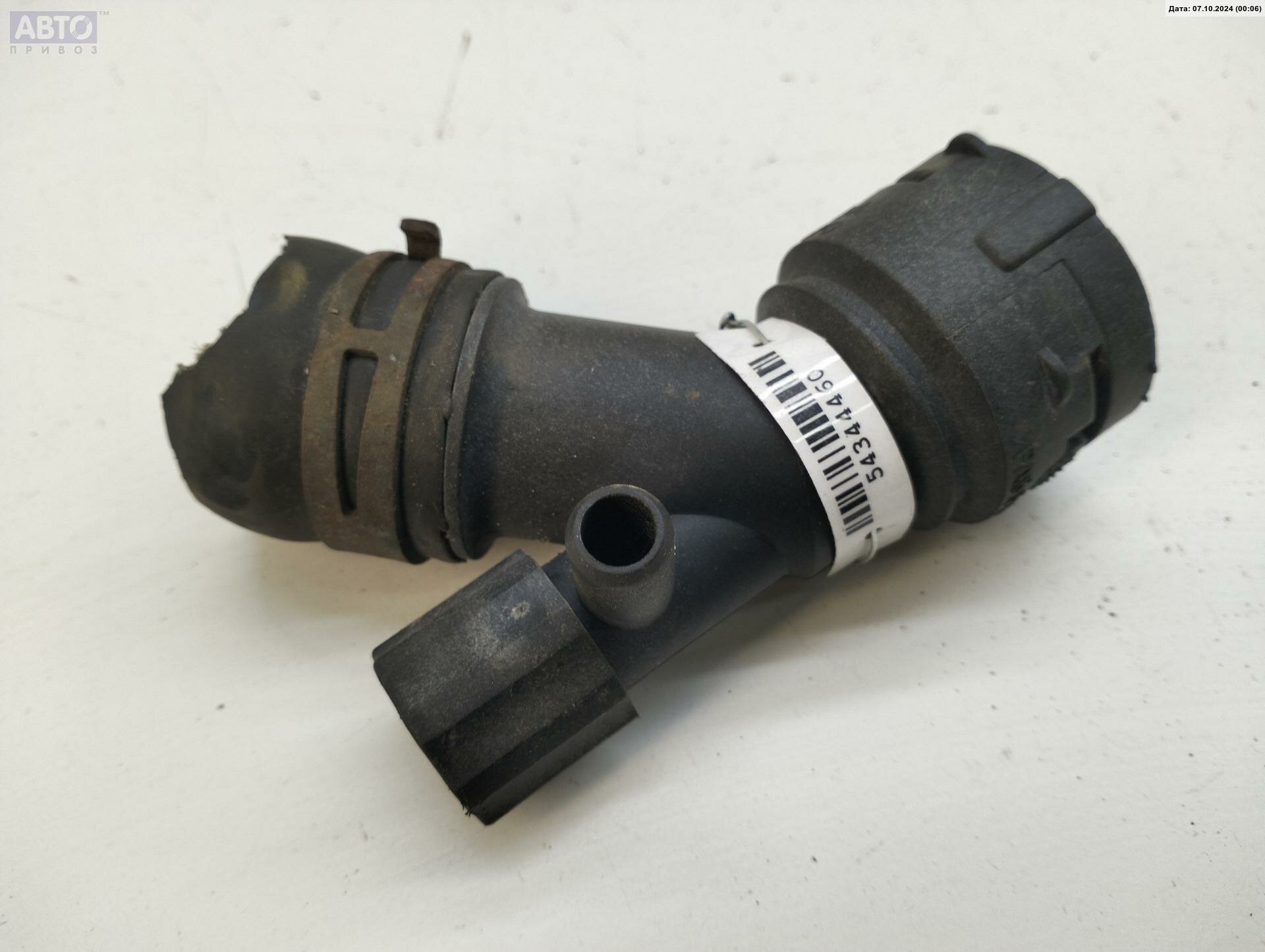 Фланец (тройник) системы охлаждения Volkswagen Golf-4