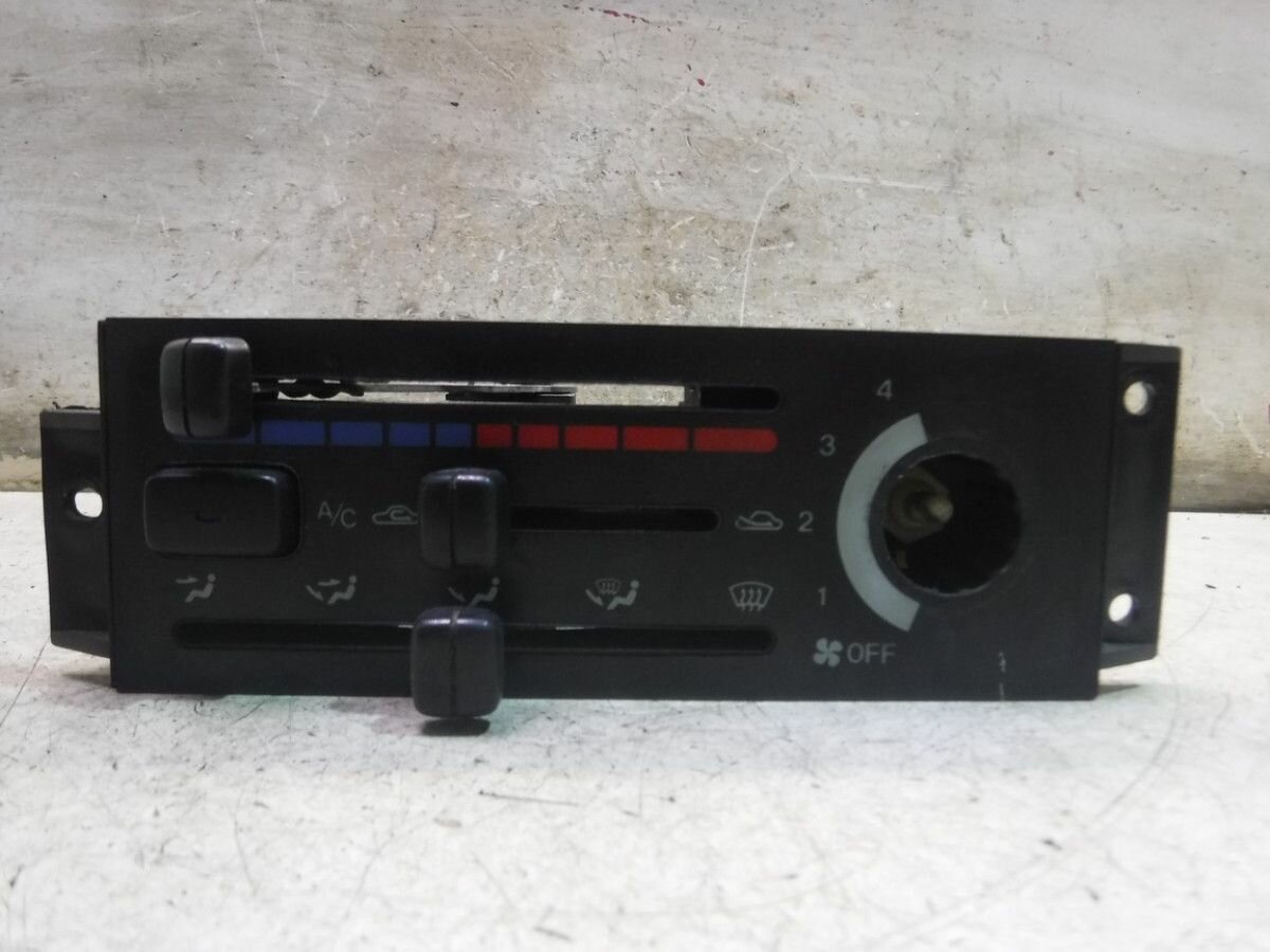 Блок управления отопителем Mazda Demio DW (1996—2003)