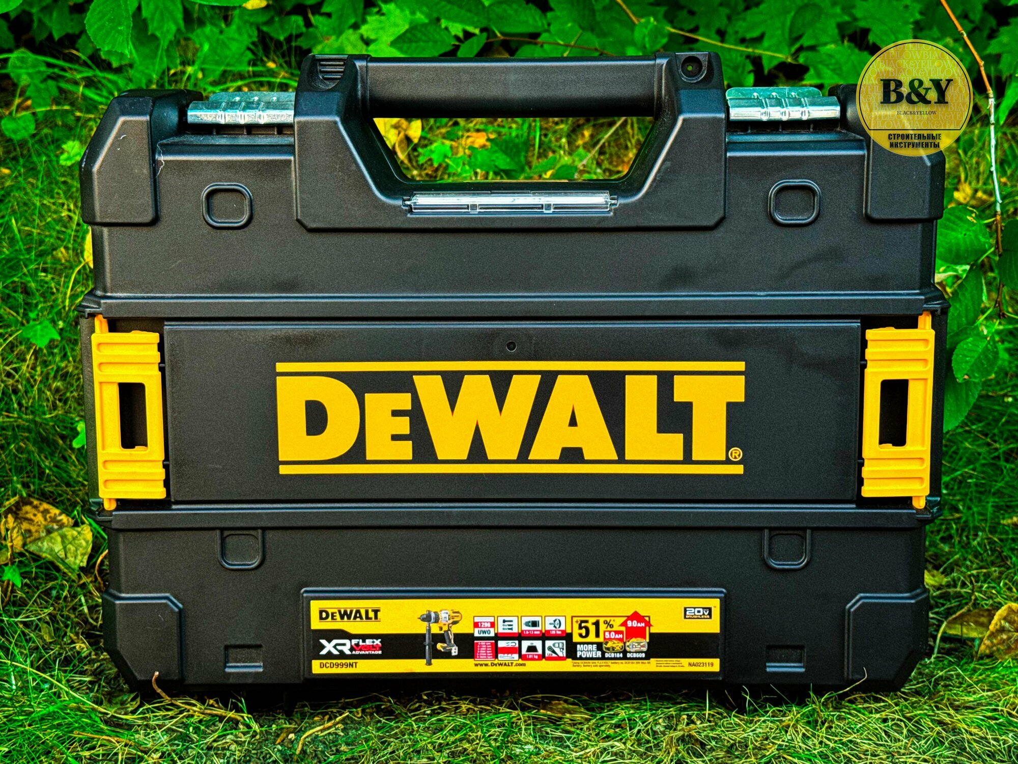 Шуруповерт DeWALT DCD999NT, 20в, 3 скорости, с лампой, в кейсе