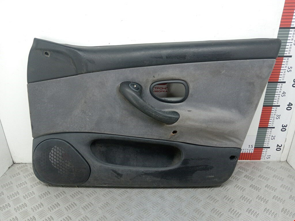 Обшивка (карта) двери передней правой Peugeot 406 арт. 2253061