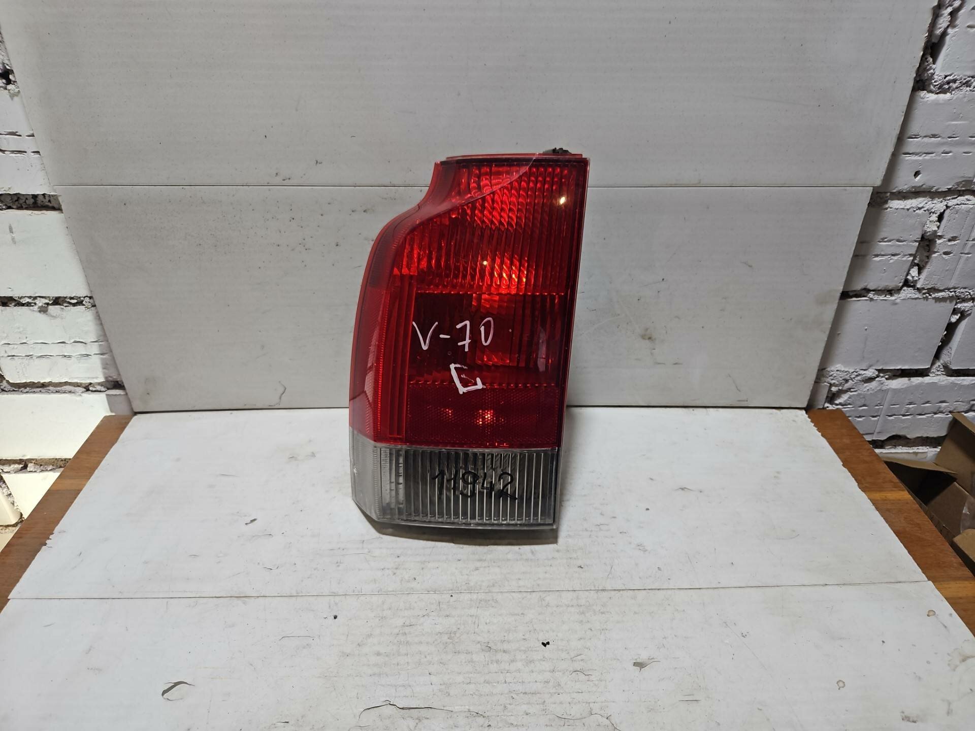 Фонарь задний левый Volvo V70 2 (2000 - 2004)