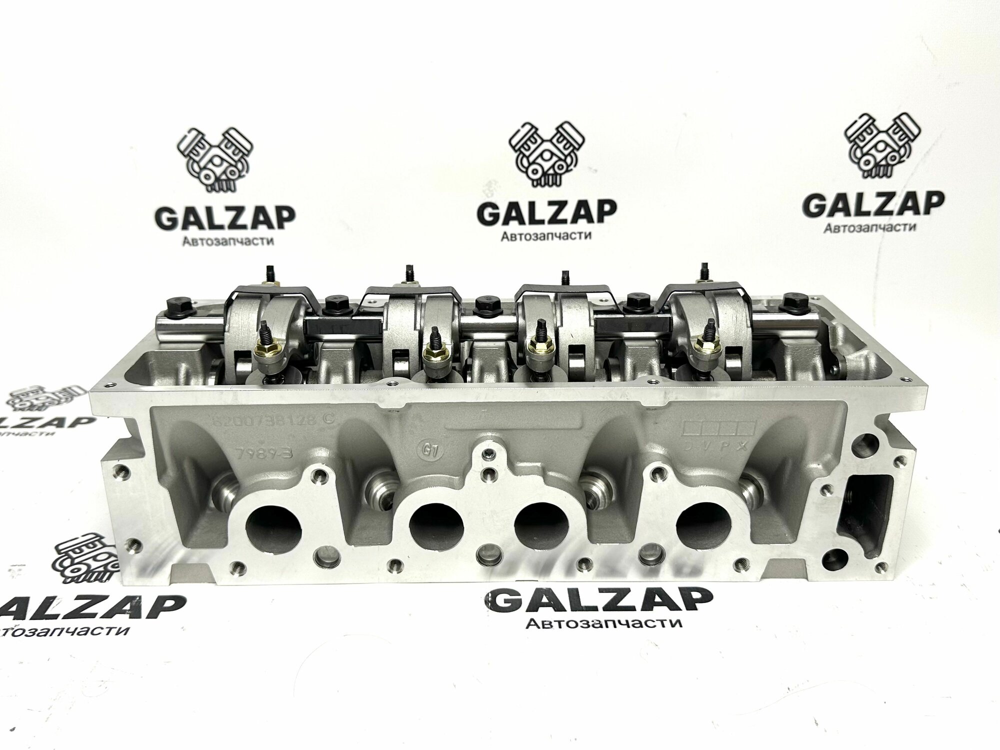 Головка блока цилиндров в сборе Renault Largus K7M, K7J 7701475893