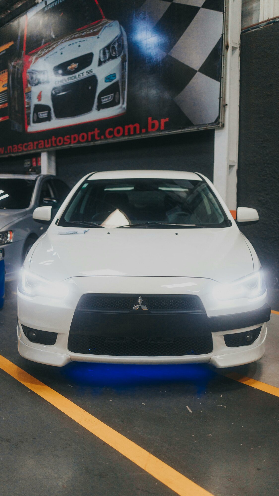 Картина на холсте 60x110 LinxOne "Автомобиль, интерьер для дома / декор на стену / дизайн