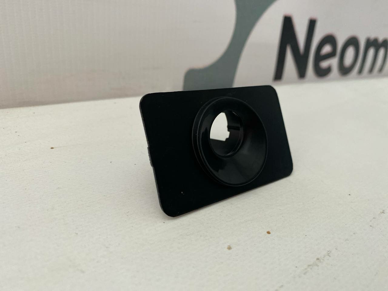 Кронштейн датчика парковки переднего (правая сторона) Geely Atlas FX11 2024-