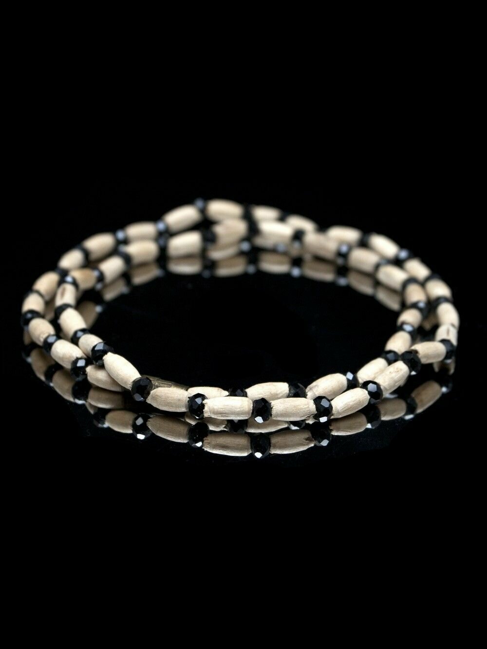 Бусы, дерево