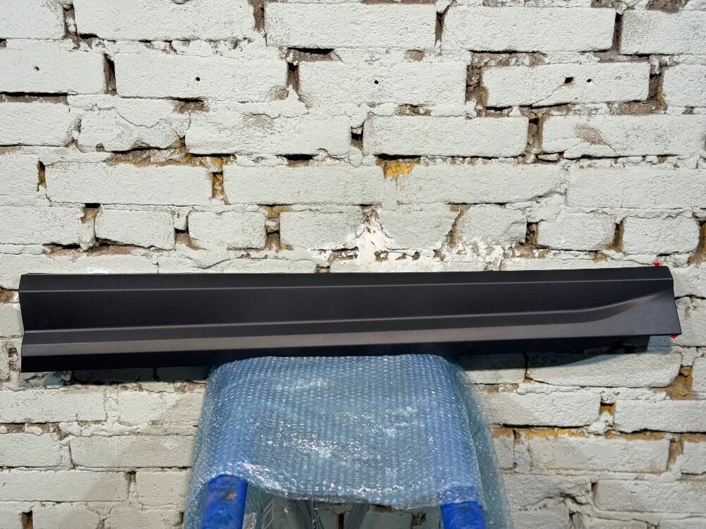 Молдинг передней левой двери Geely Coolray 2019-25