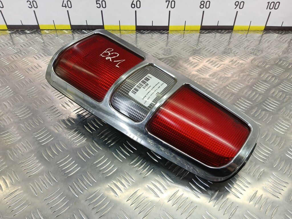 Фонарь задний правый (Фара) Б/У для SUZUKI JIMNY III рестайлинг (2005—2012) 3625581A10