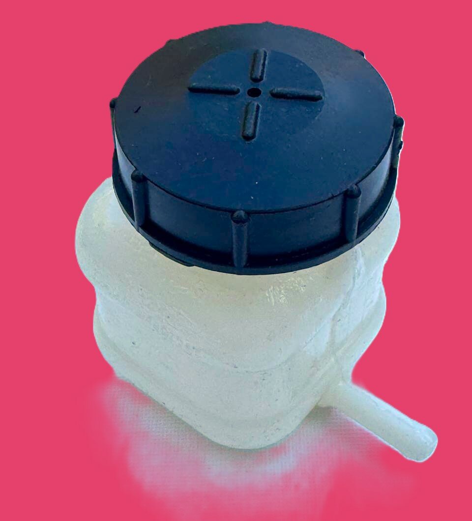 Бачок сцепления УАЗ 452, ВАЗ 2121, с крышкой