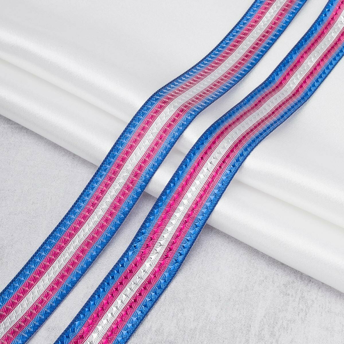 Лента для подарков и рукоделия, 25 мм, длина 25 м, с люрексом, Красная лента