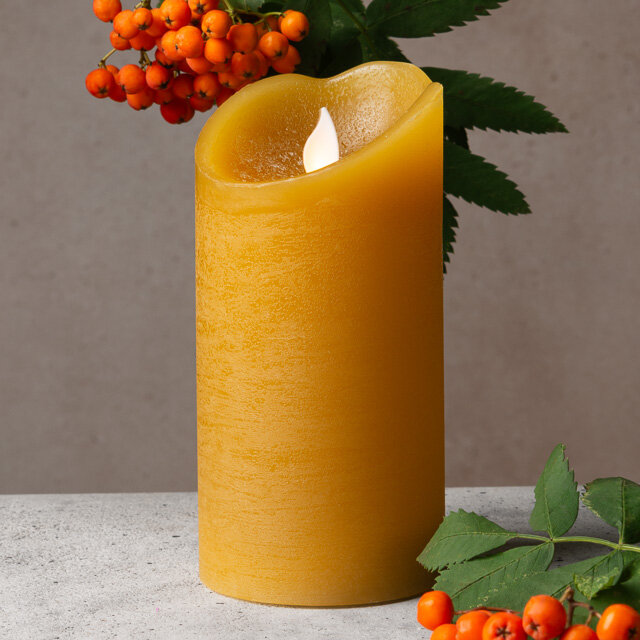 Светодиодная свеча Живое Пламя 15 см горчичная восковая на батарейках, Kaemingk, 480008