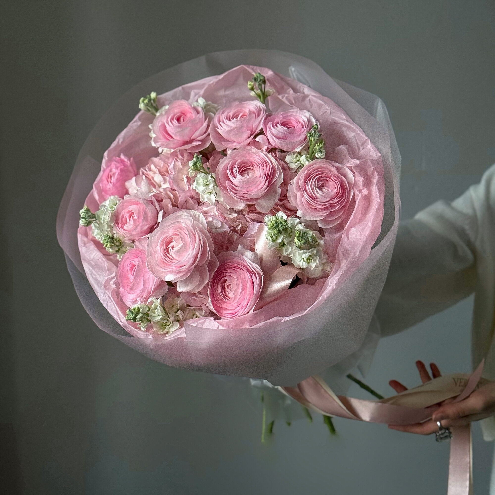 Нежный букет с ранункулюсами, гортензией и маттиолой. Veresk 166