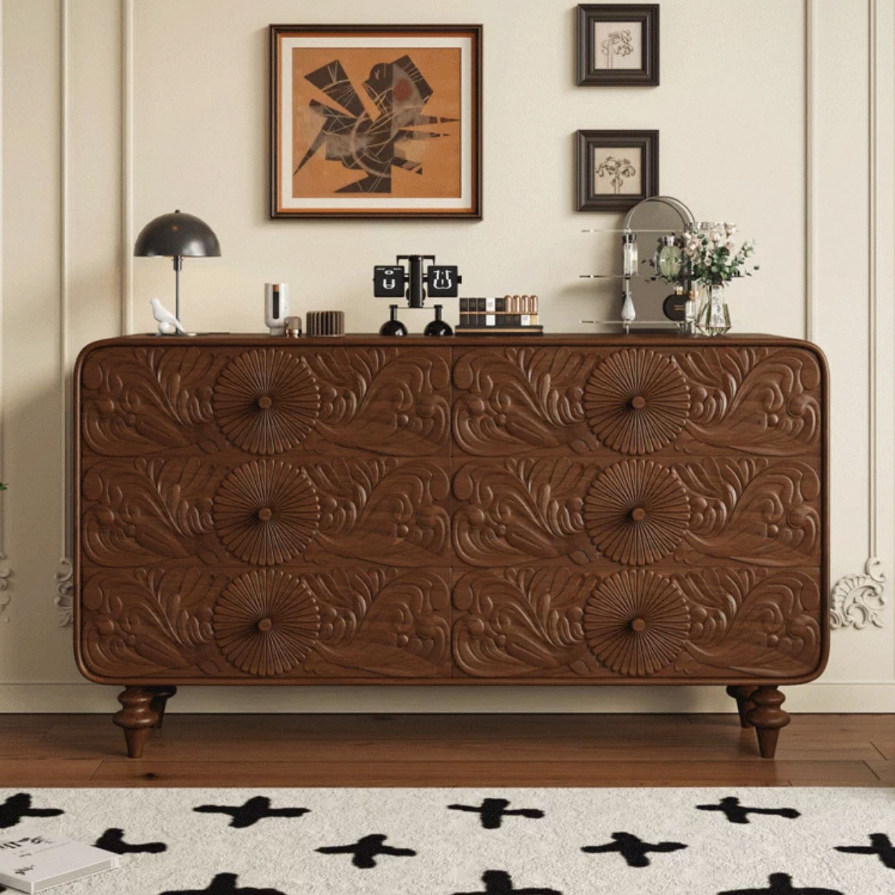 Интерьерный деревянный комод с резными фасадами Crezou (коричневый / 120см)