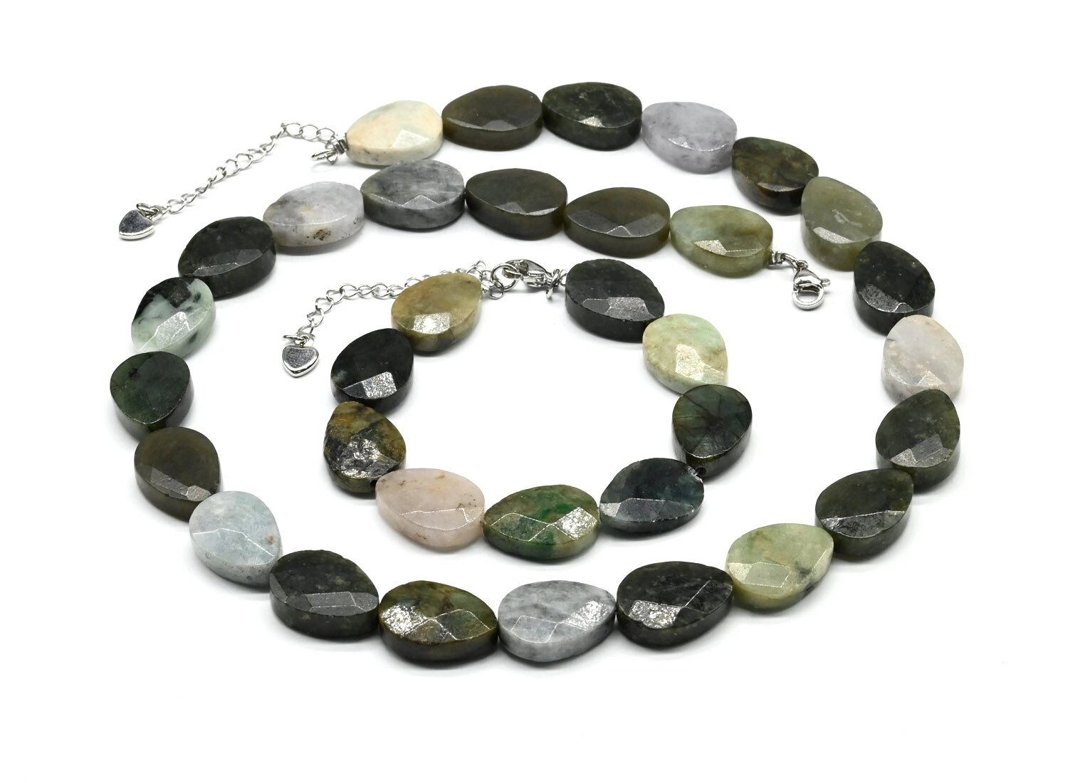 Комплект бижутерии: браслет, колье, жадеит