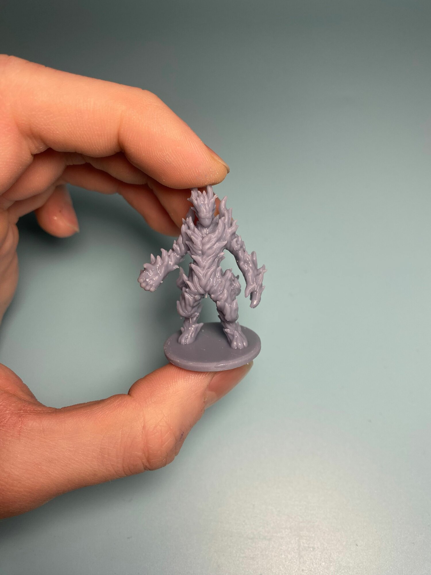 Огненный элементаль для D&D. Миниатюра на покраску 4.5 см