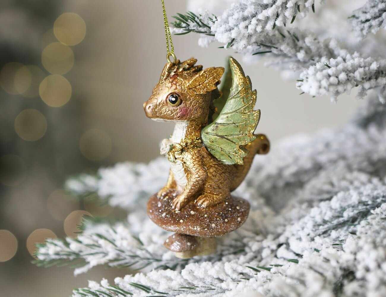 Ёлочная игрушка дракончик С цветком, полистоун, 9 см, Kurts Adler D4548-1