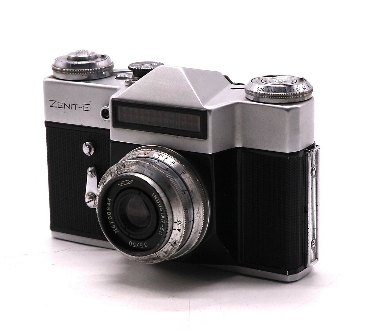 Фотоаппарат Зенит Е с объективом Индустар-50