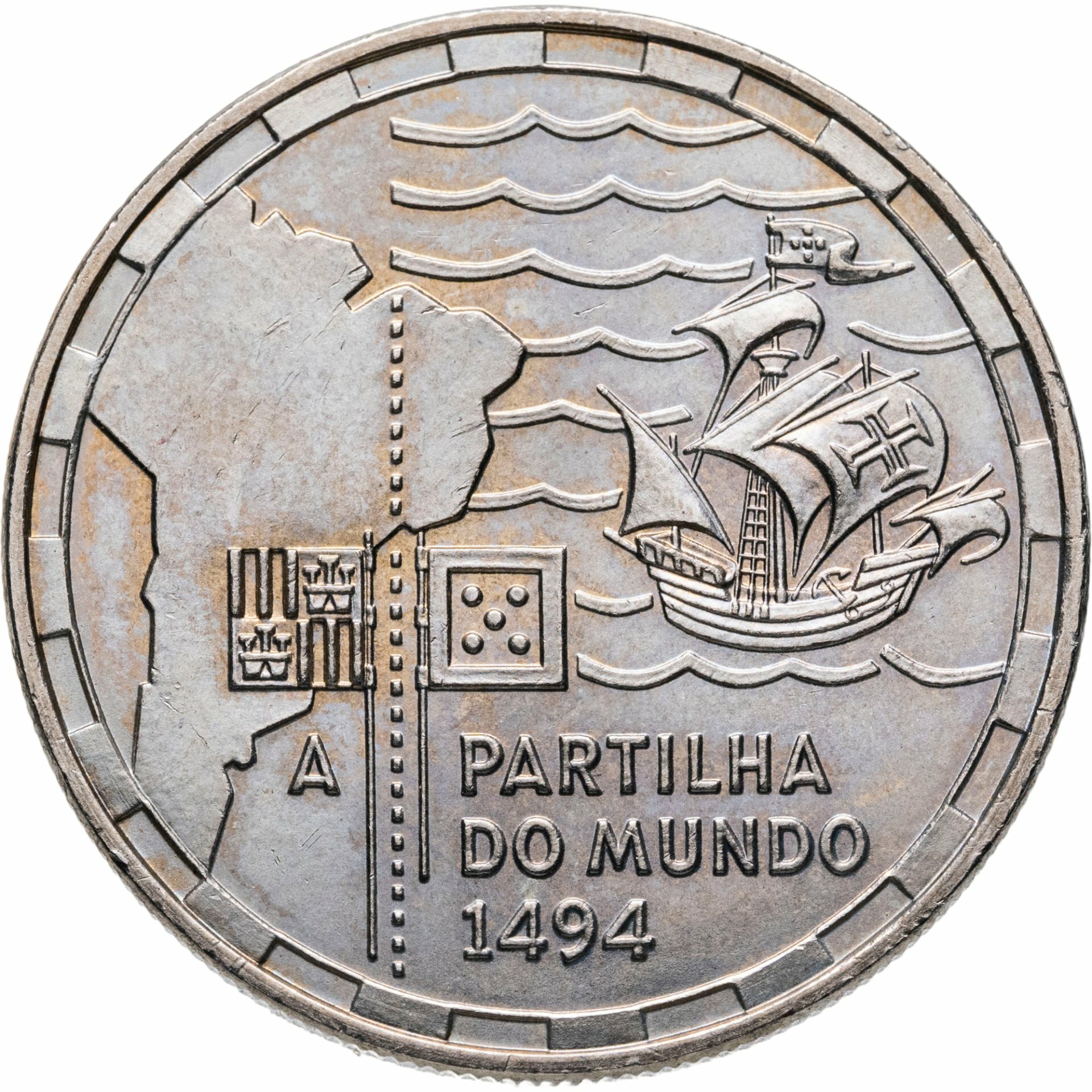 Португалия 200 эскудо escudos 1994 "500 лет с момента разделения зон влияния между Португалией и Испанией", Мельхиор медь-никель, в сохранности UNC