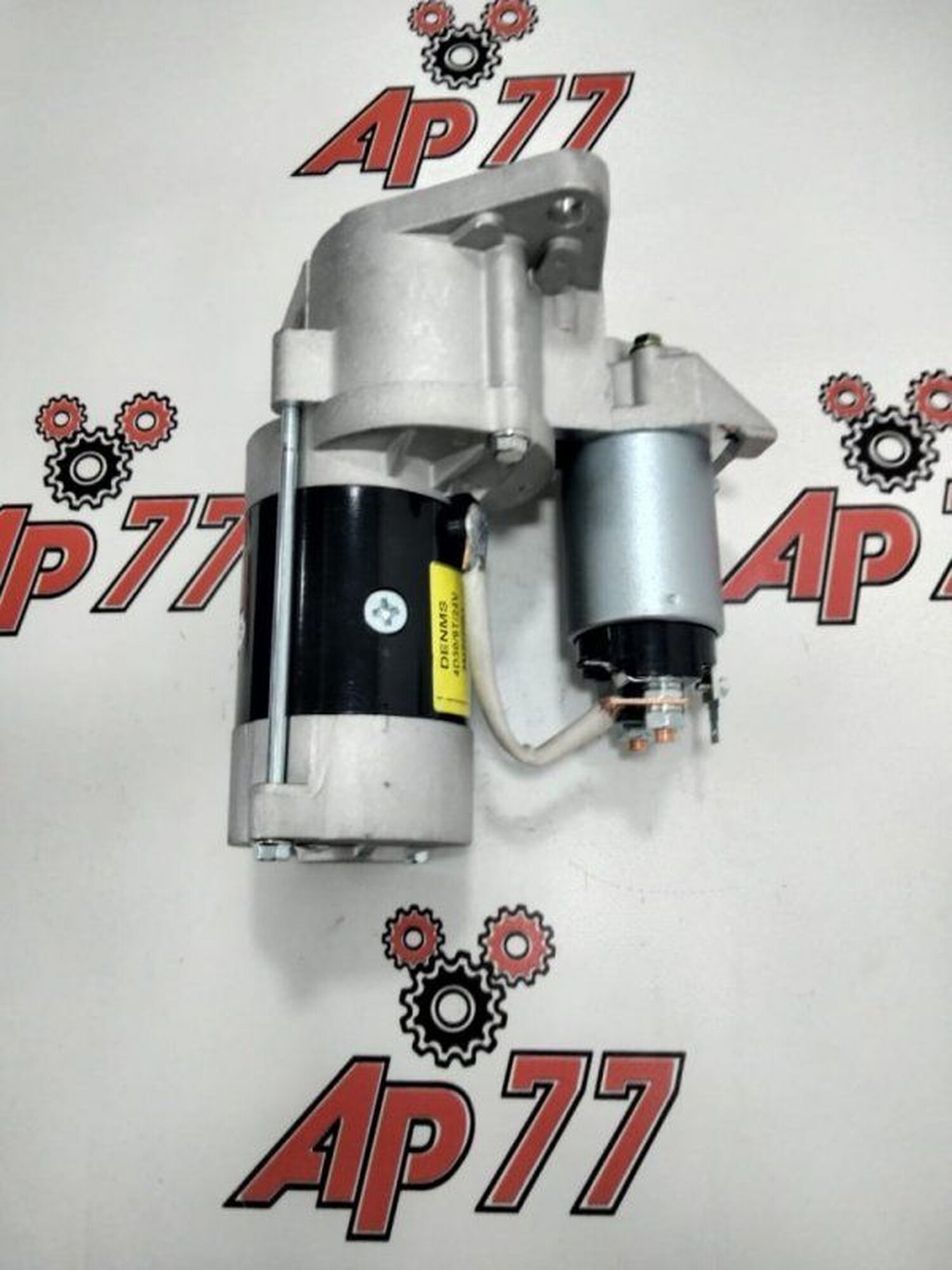 Стартер Mitsubishi 4DR5 24V 9 зубьев 4KW редукторный M2767881 — фото 1