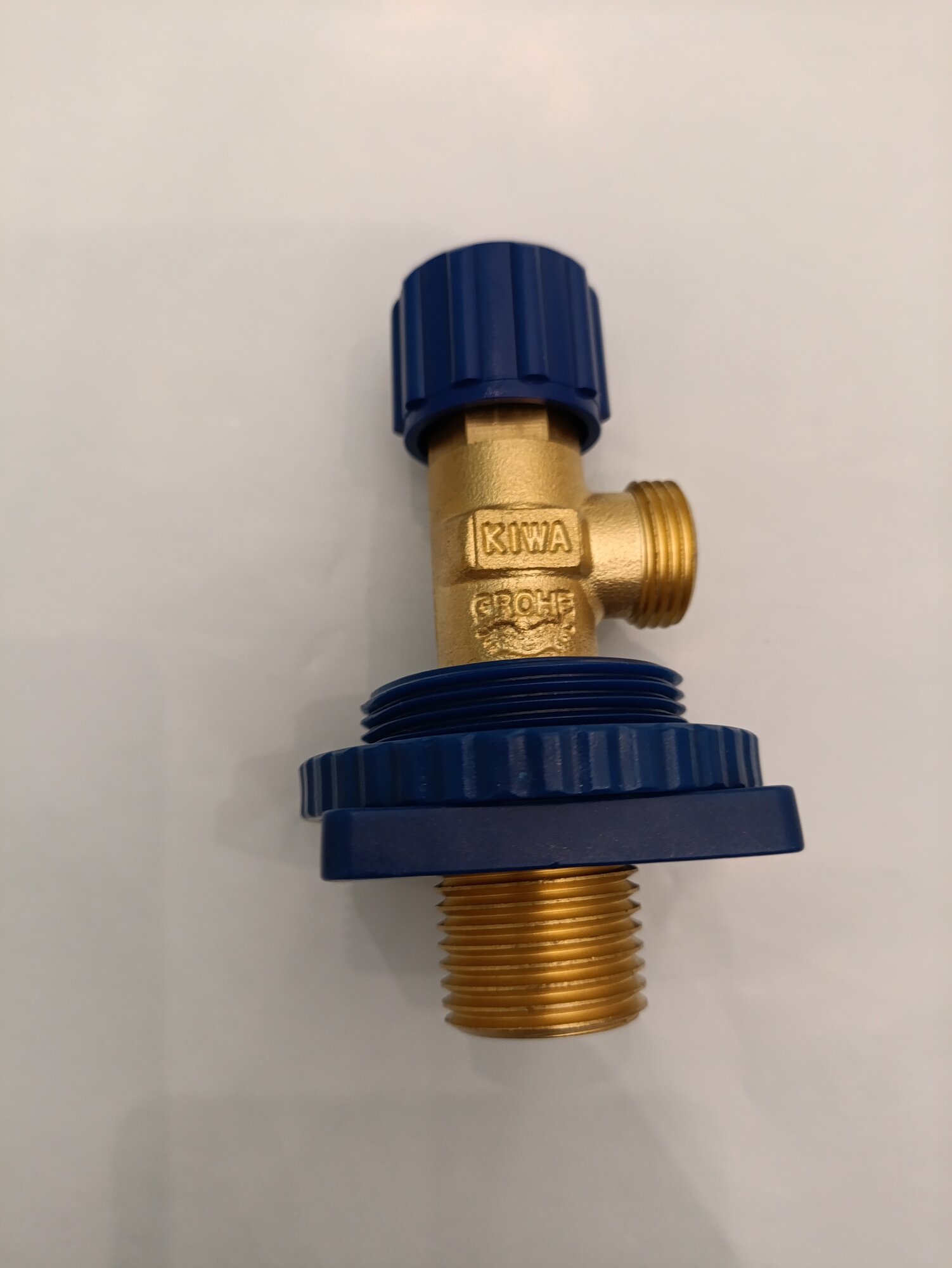 Запорный вентиль (кран) инсталляции Grohe и Geberit