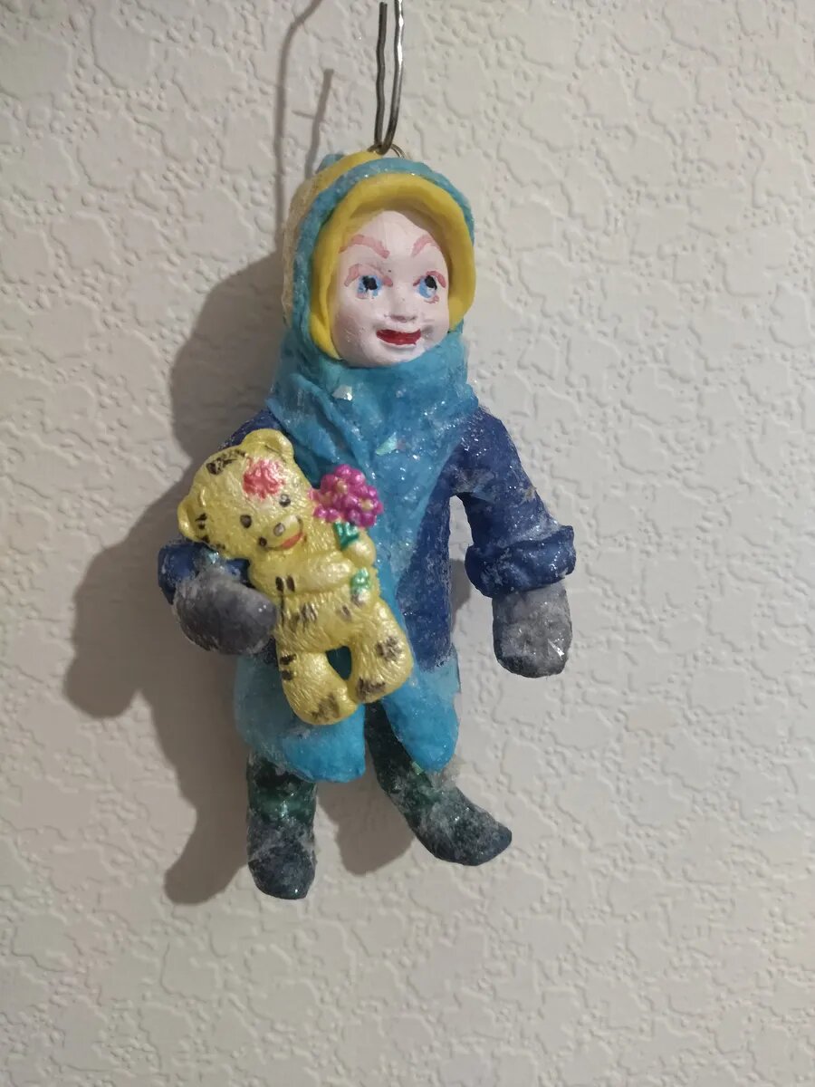 Ватная игрушка "Малыш с мишкой"