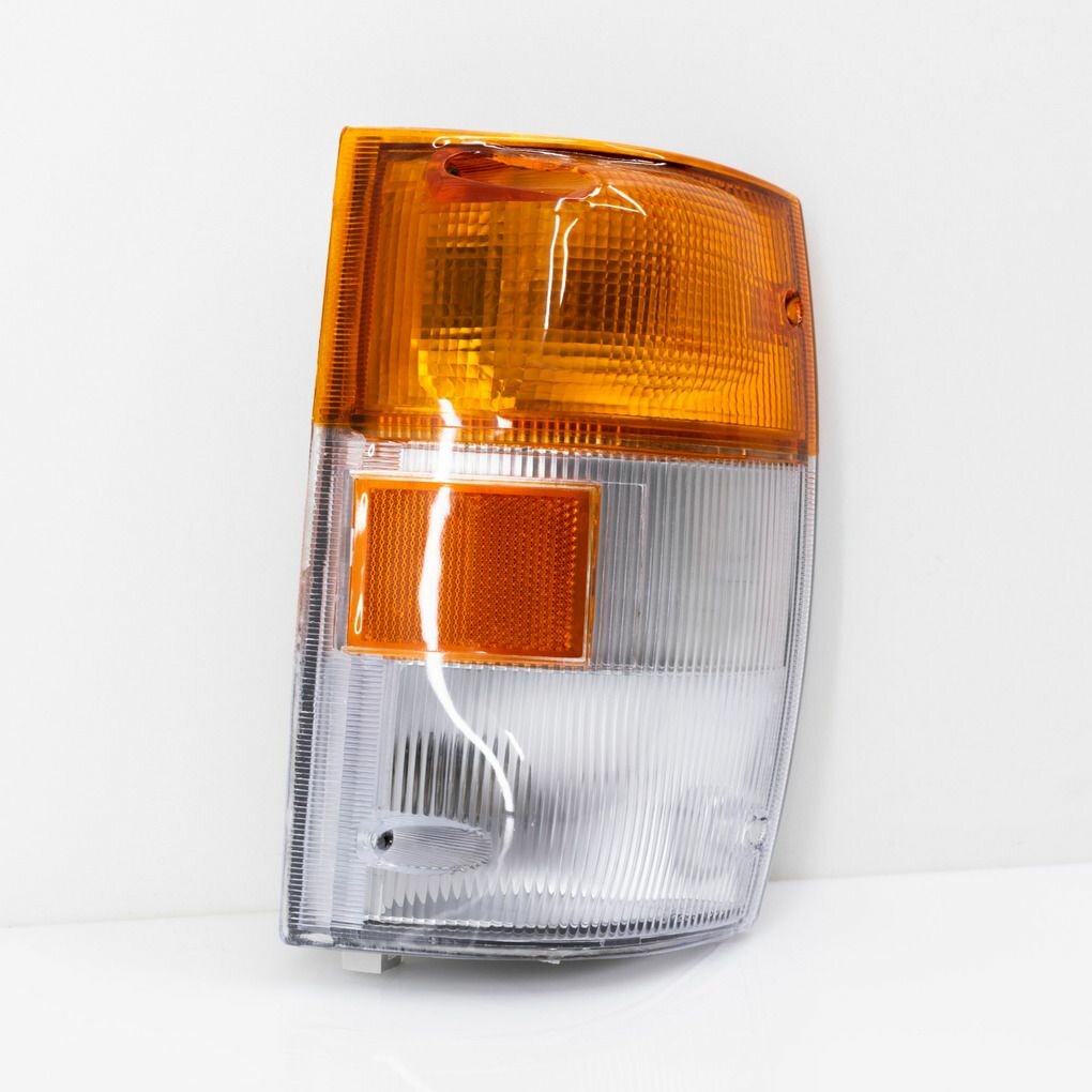 Габарит ISUZU ELF 1994-2002 г, правый, Nilson Auto Parts