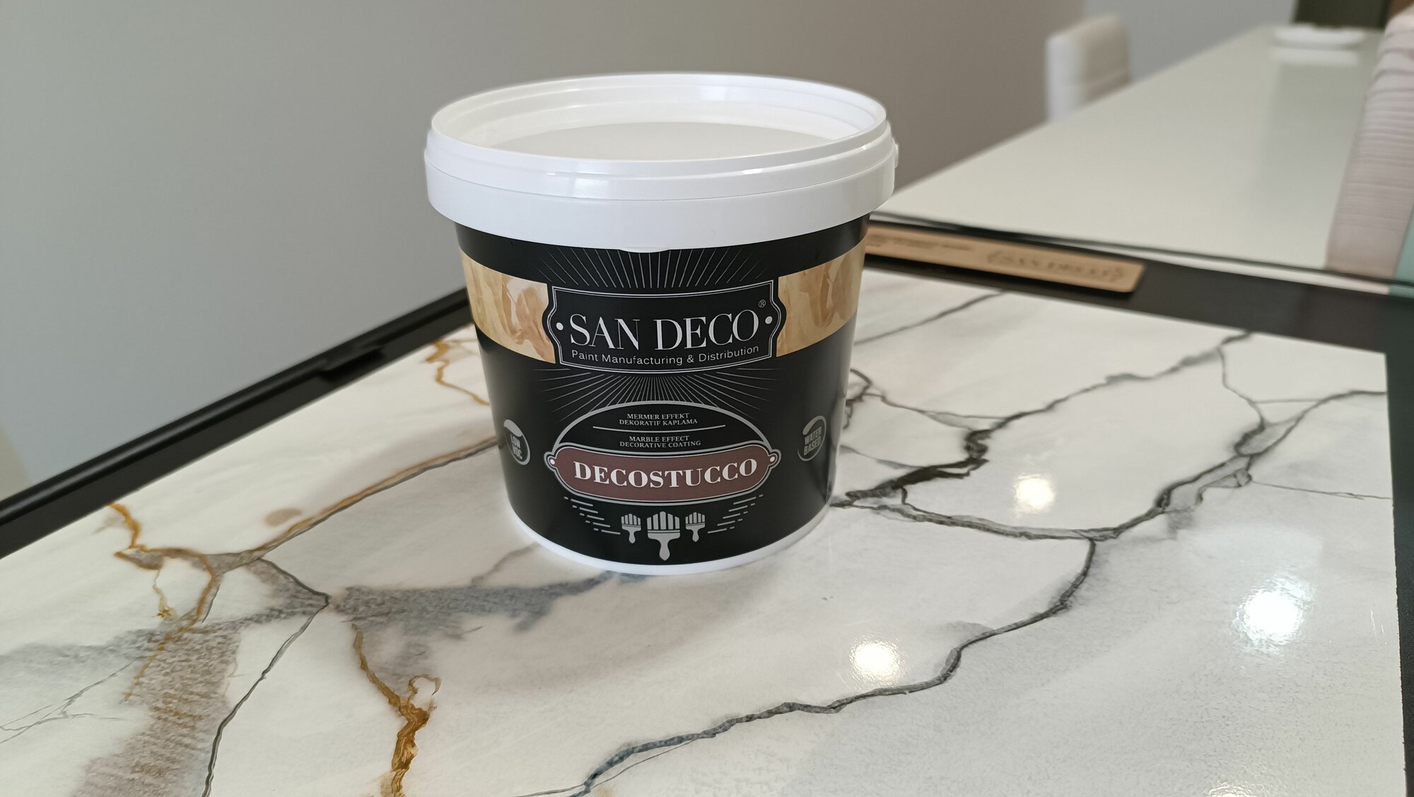 Декоративная венецианская штукатурка с имитацией мрамора "Венецианка" Decos