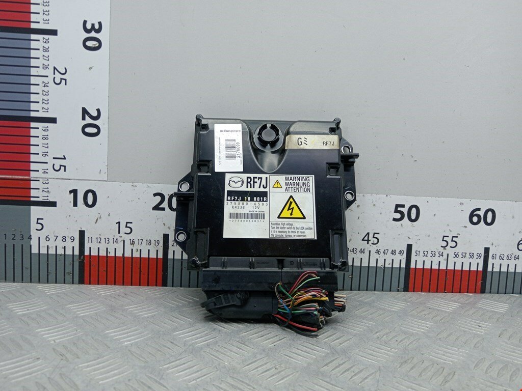 Блок управления двигателем Mazda 6 GG RFYF18881C арт. 2176099