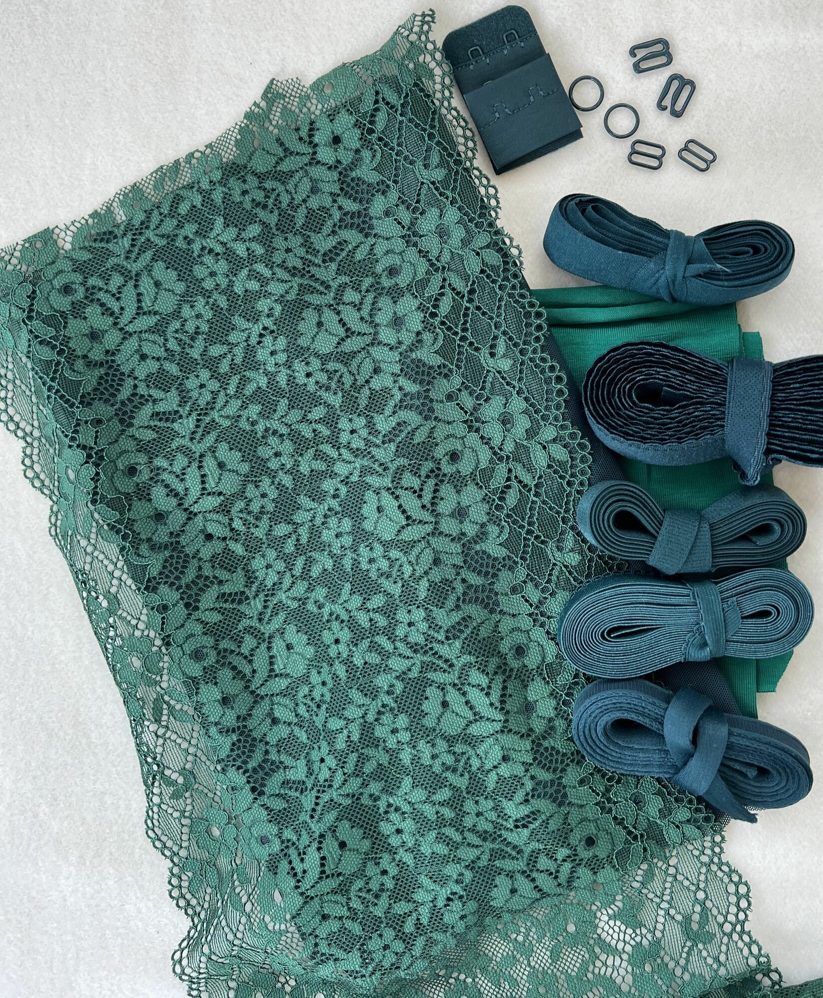 Бельевая фурнитура