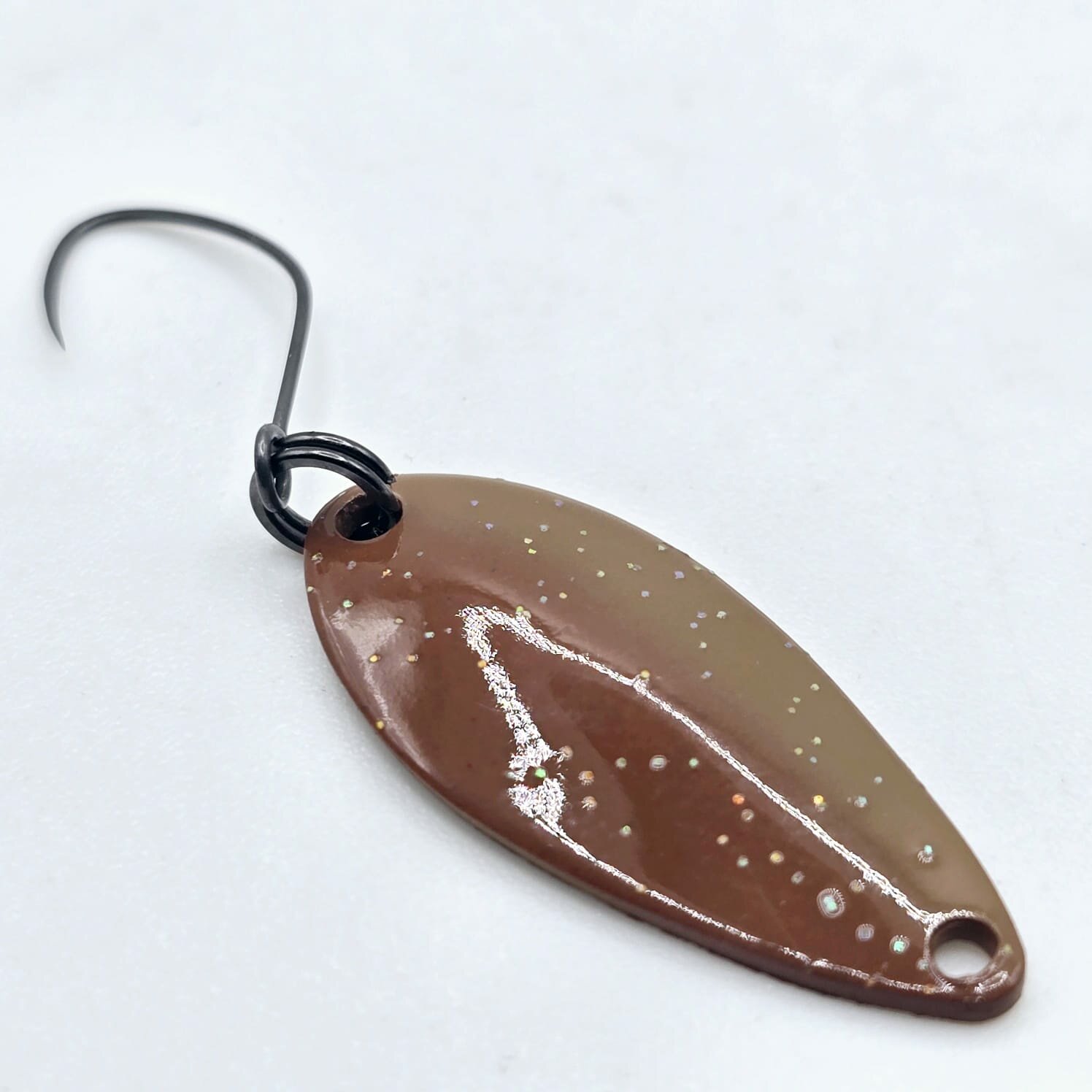 Блесна Yarie "Pirica" вес 2,6 грамма, цвет E68, безбородый крючок, для ловли форели