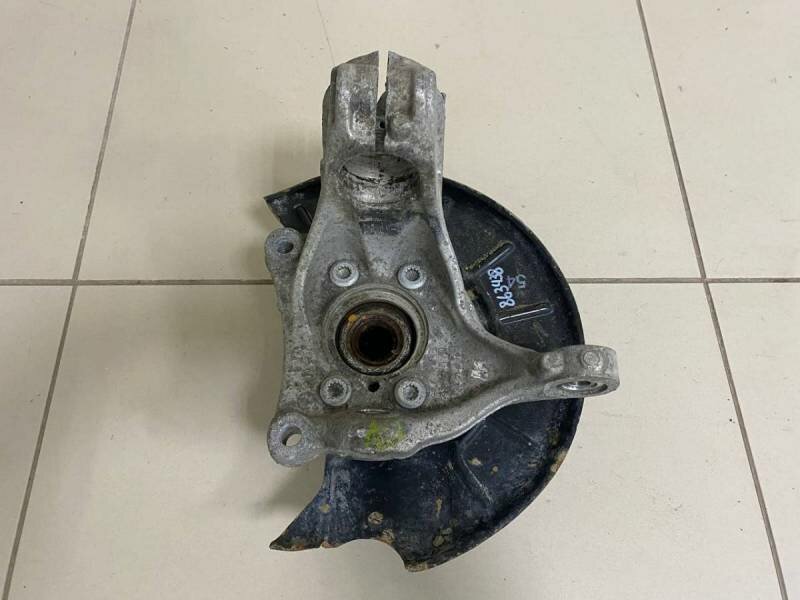 Кулак поворотный передний правый Volkswagen Passat B6 2005-2011