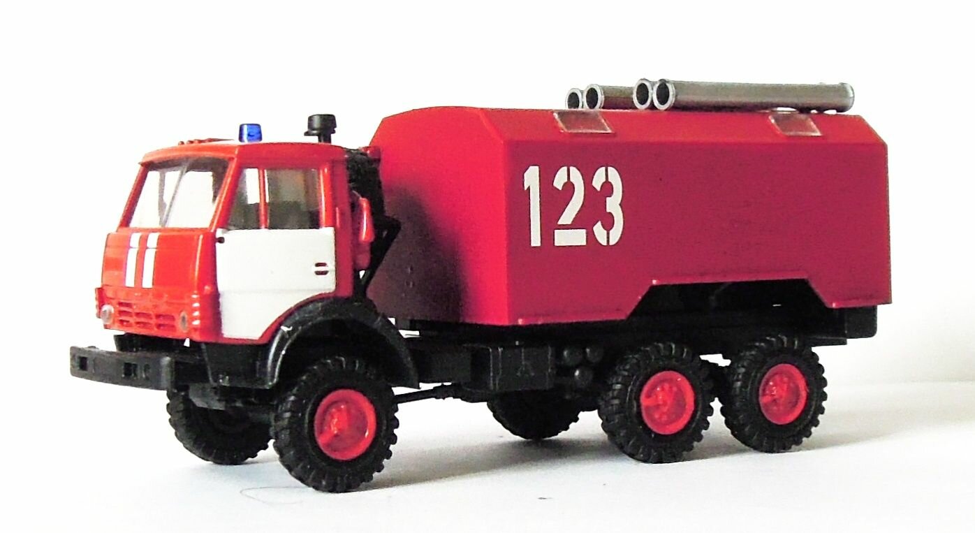 870043-3 MTD Модель грузовика с пожарным кунгом и установкой пеногашения H0 1:87 16,5мм