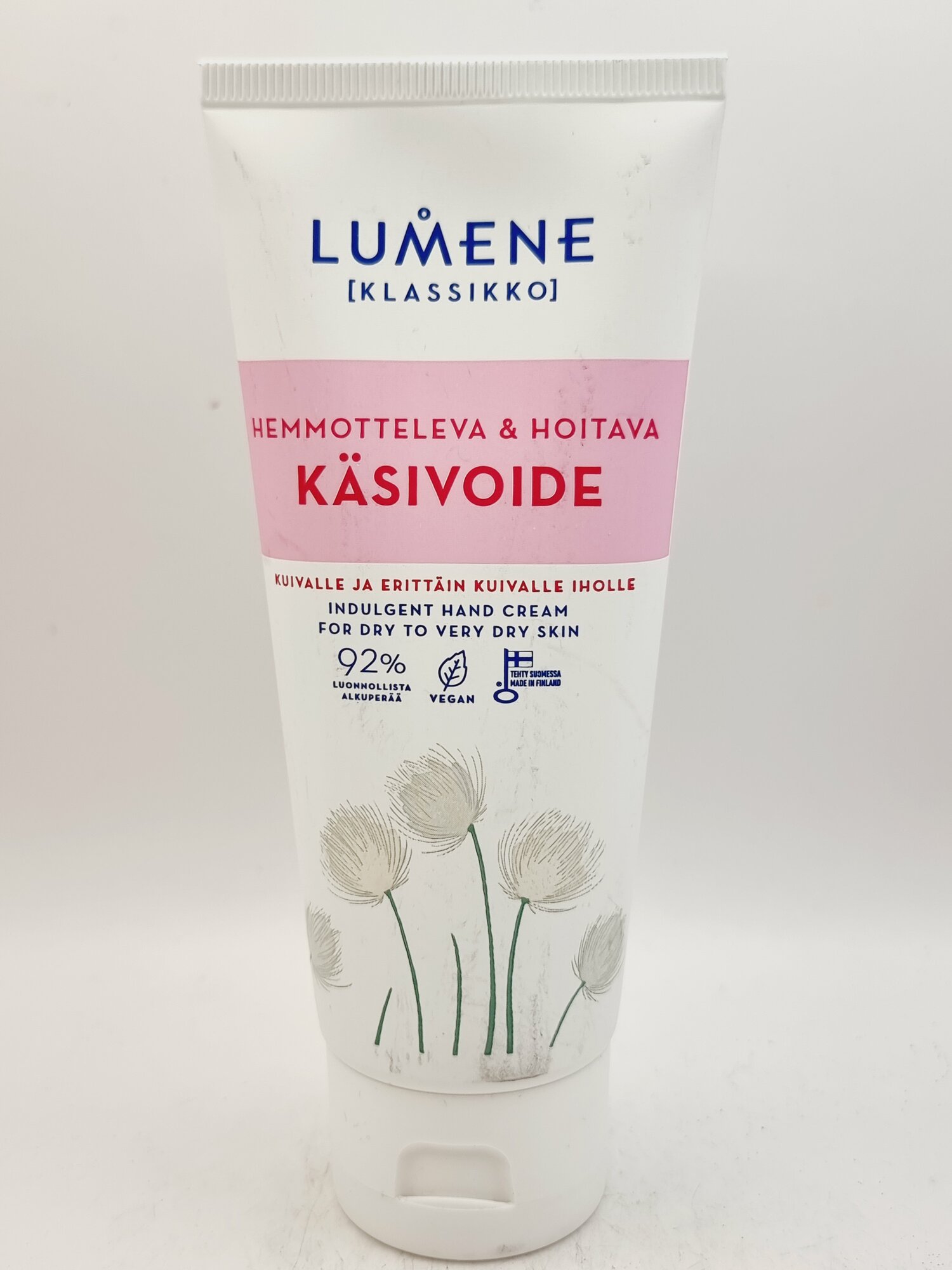 Крем для рук Lumene KLASSIKKO питательный с растительными экстрактами и витамином Е, 100 мл (Из Финляндии)