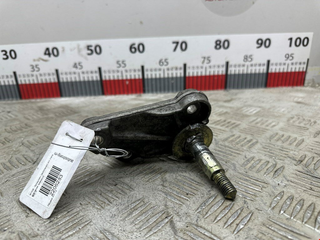 Кронштейн (крепление лапа траверса) кпп Peugeot 307 арт. 2206283