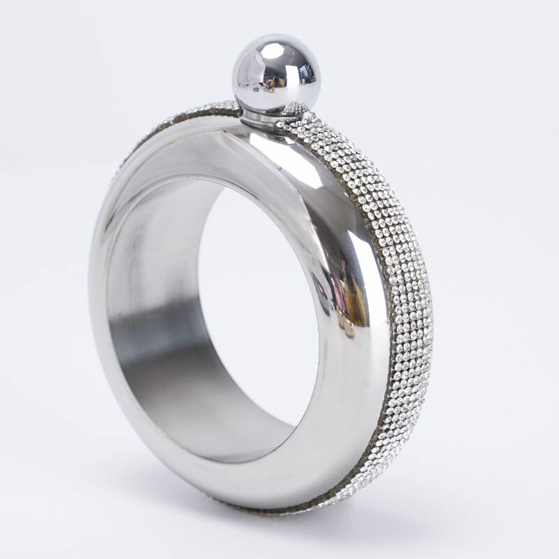 Фляжка-браслет из высококачественной нержавеющей стали, украшенная бриллиантами! Диаметр внутреннего кольца 69 мм