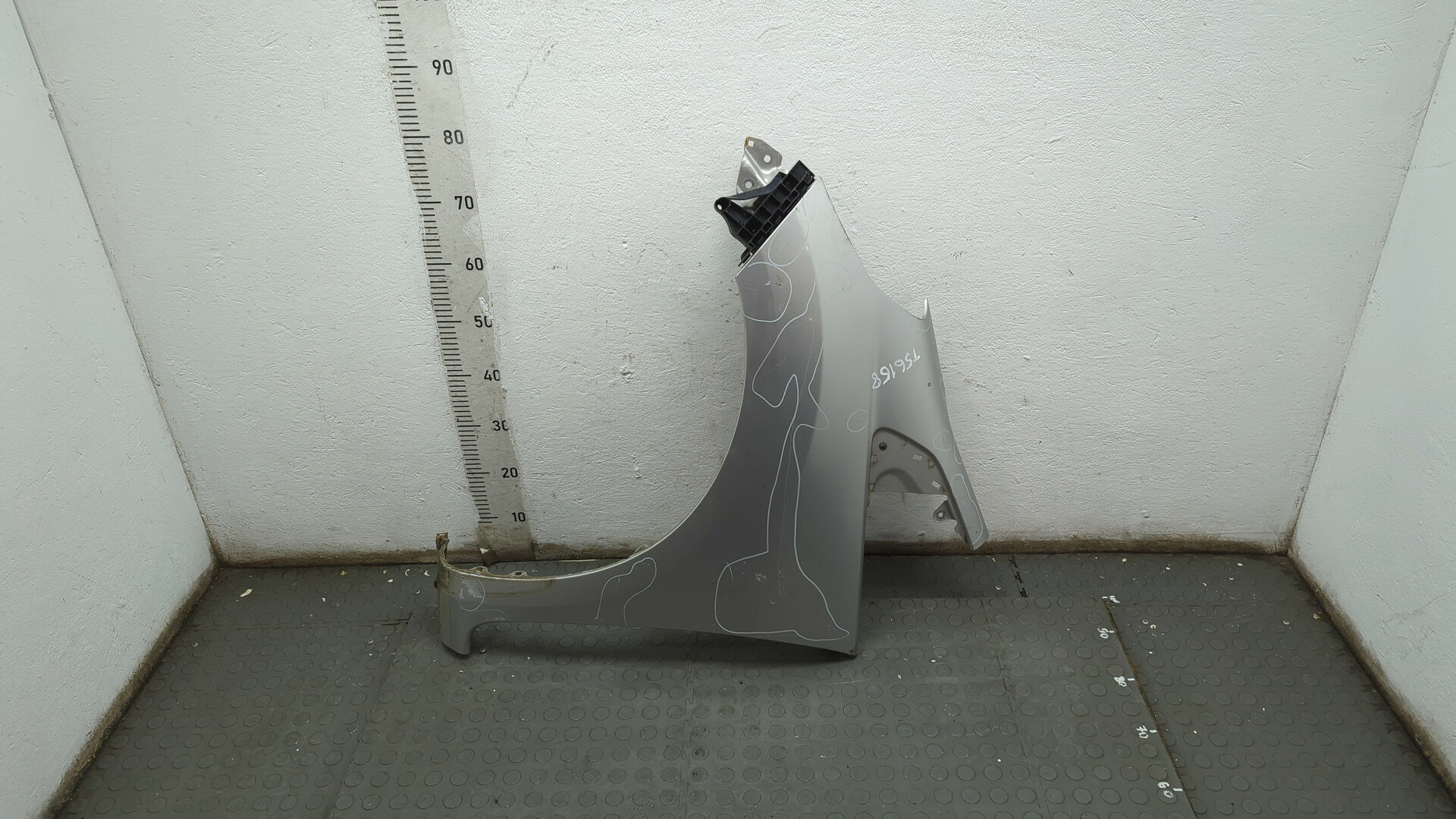 Крыло левое переднее Honda Fit Б/У