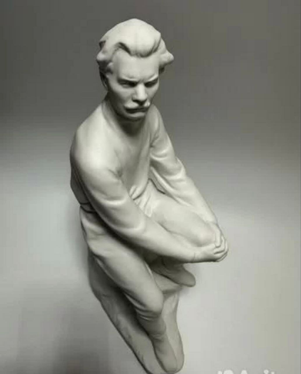 Статуэтка "Максим Горький", автор В. Г. Стамов, бисквит 106х180х305 мм