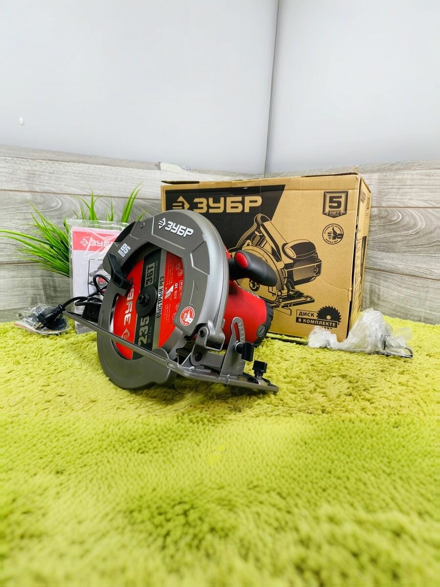 Циркулярная пила дисковая ЗУБР 90-85 мм, диск 235 мм, 2200 Вт