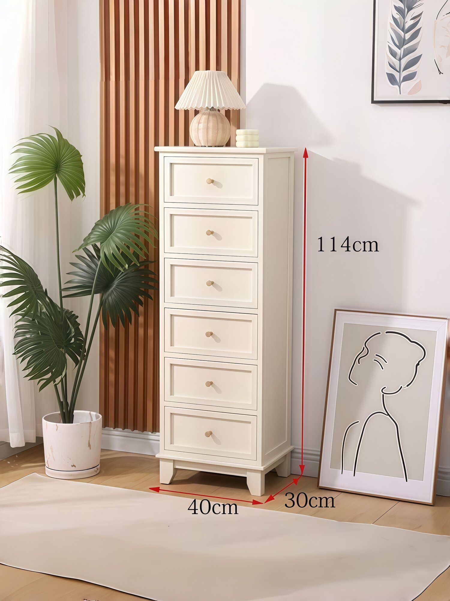 Комод в европейском стиле, прикроватные тумбочки, запирающиеся шкафчики