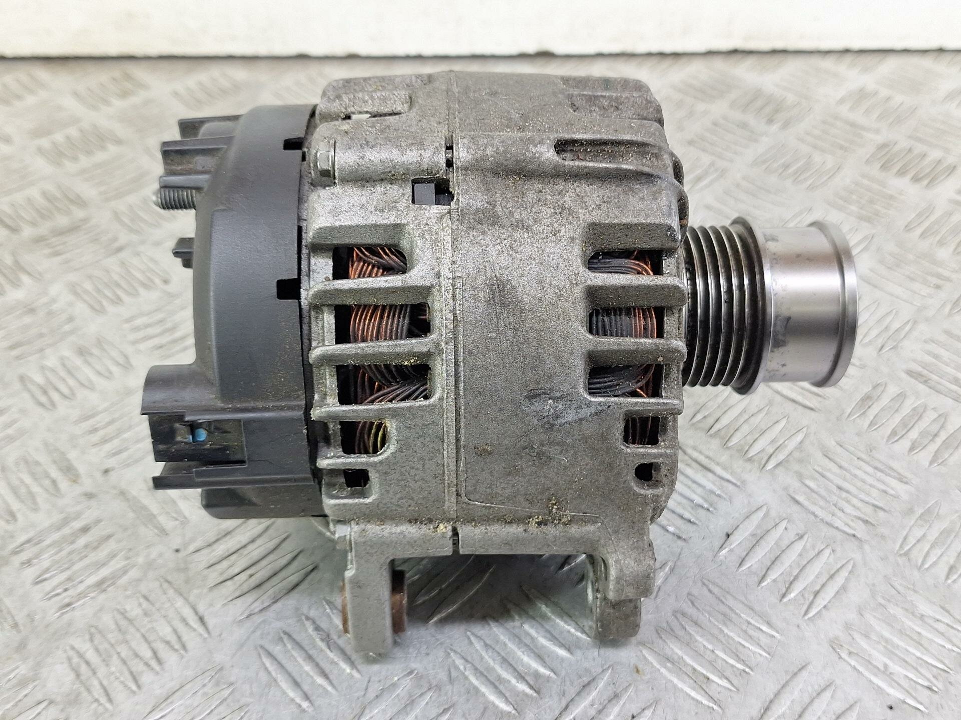 Генератор Skoda Octavia 3 2016 04E903021Q