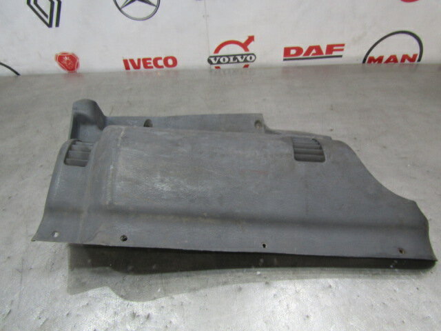 Накладка торпедо справа нижняя Scania P, G, R