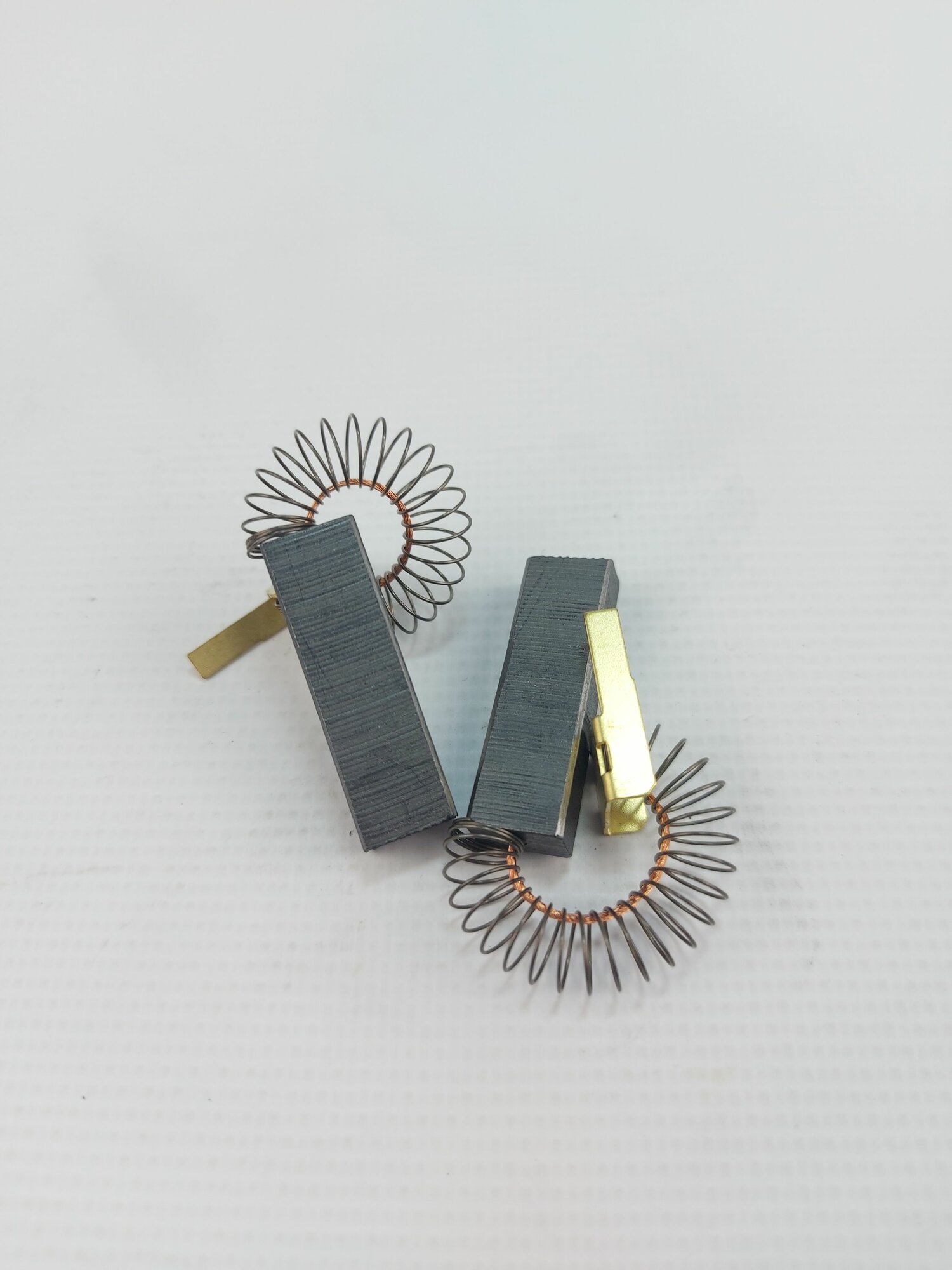 Щетка угольная 6,5х10х32 (на двигатель пылесоса Урал, Вихрь)