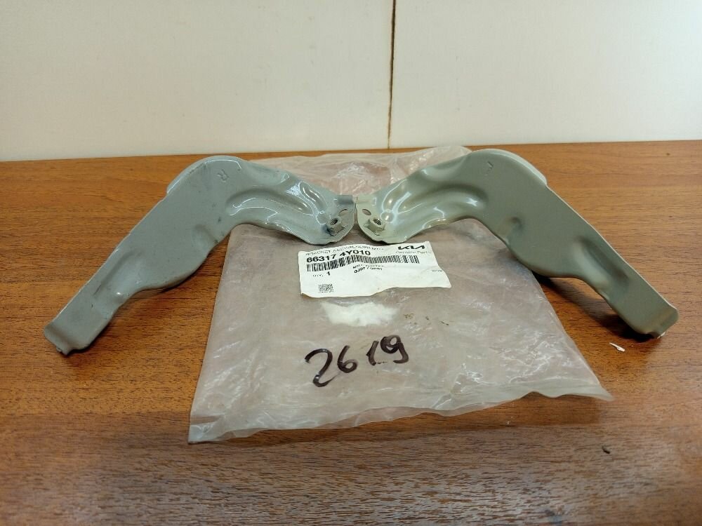 Кронштейн крепления крыла Kia Rio (Комплект) 663174Y010