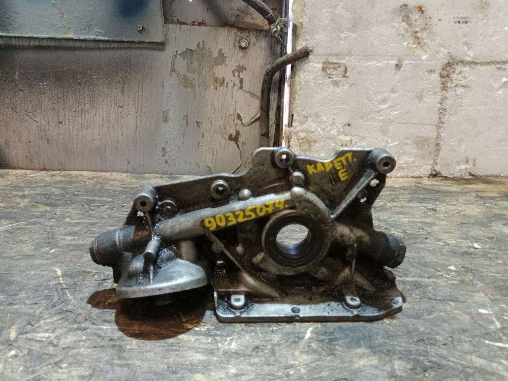 Насос масляный Opel Kadett E (1984 1989) Б/У с пробегом