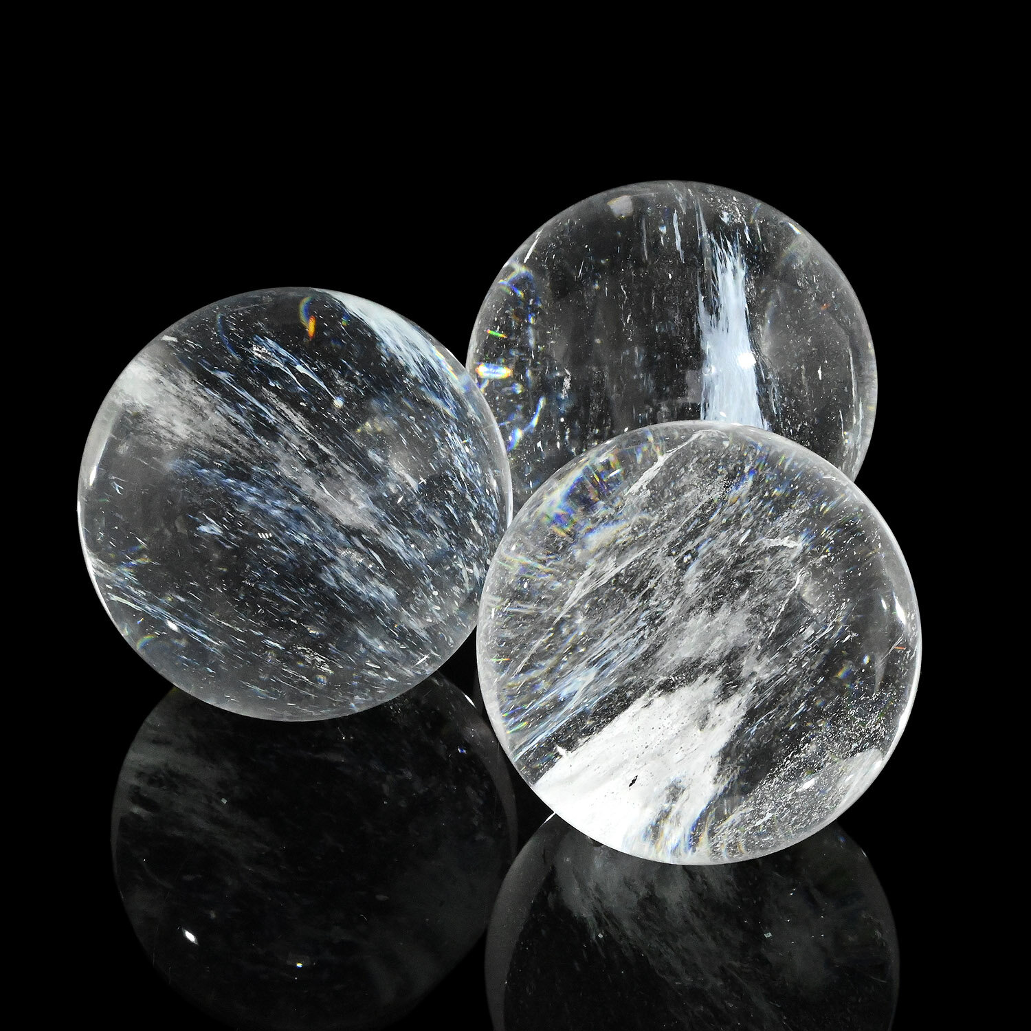 Шар из прозрачного халцедона, диаметр 71-73мм. .